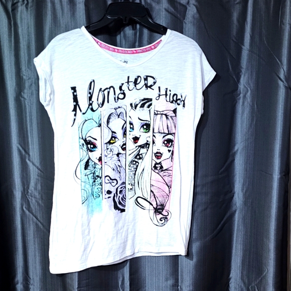 monster high | Tops | Sale Mattel 24 Monster High Short Sleeve Graphic ...